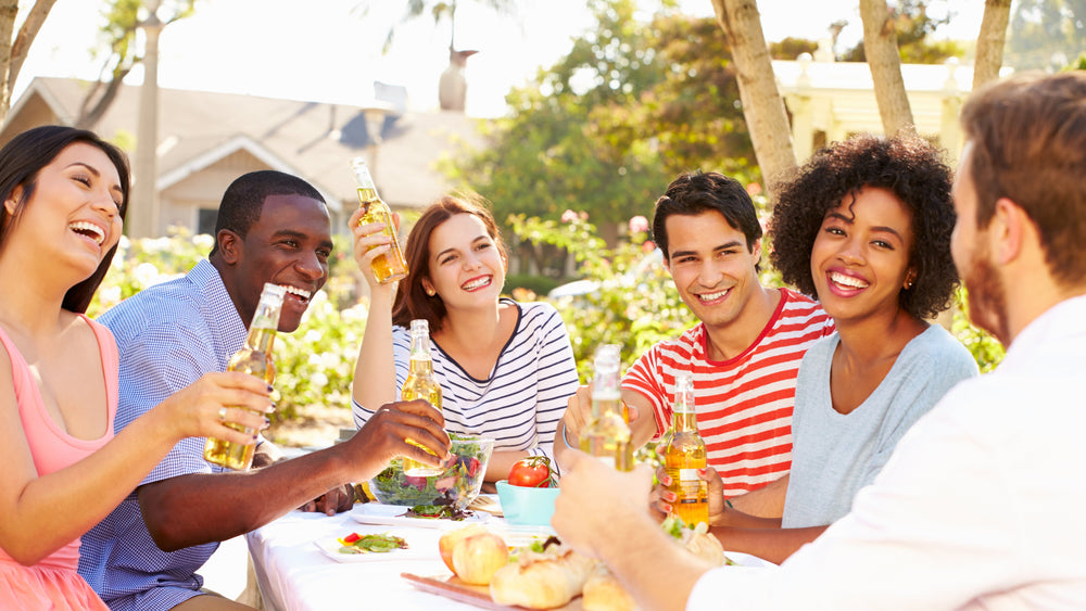10 Tips to Throw a Last-Minute Labor Day Party (That Isn’t Too Laborio